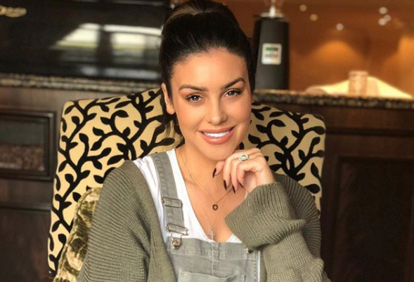 Suzanne Jackson has released a new customisable product - VIP Magazine