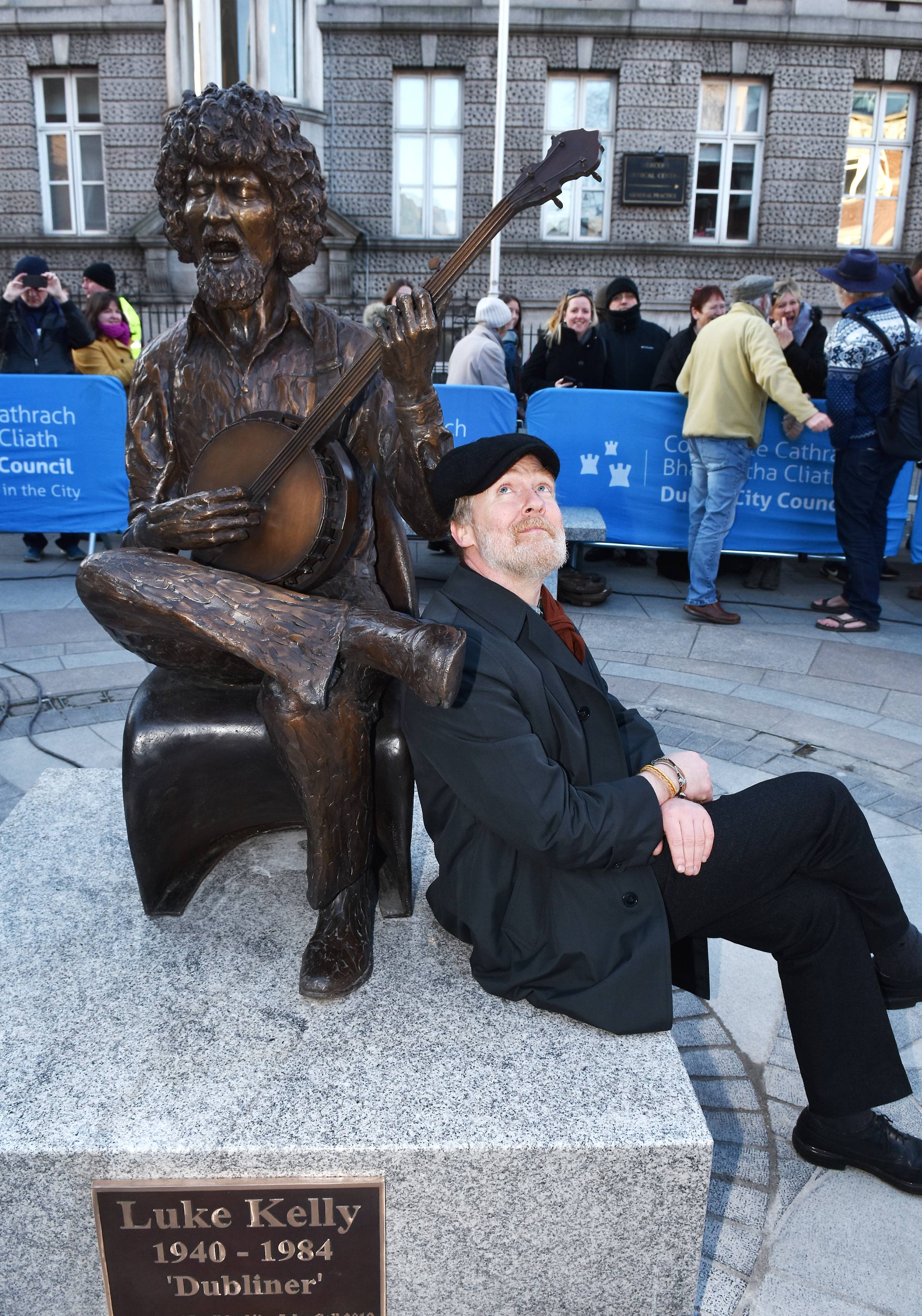 Luke Kelly Statue on South King Street - VIP Magazine