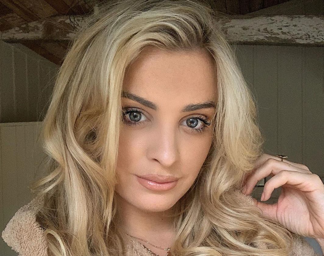 Let's chat beauty with Louise Cooney: "I'm all about the dewy, natural ...