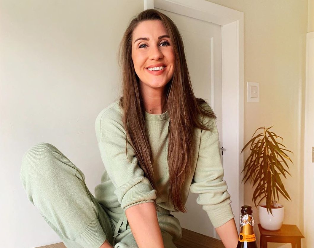 Clementine MacNeice celebrates her 31st birthday at home - VIP Magazine