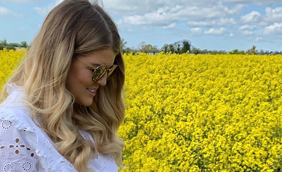 Aoibhe Devlin shares her simple tips on maternity dressing - VIP Magazine