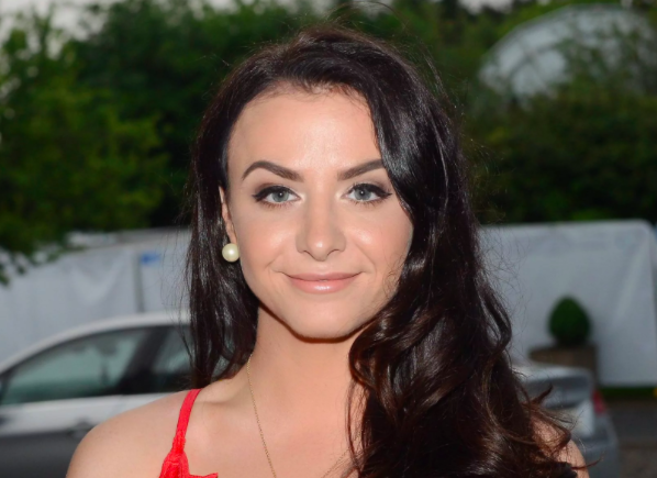 Actress Amilia Keating shows off gorgeous new 'do - VIP Magazine