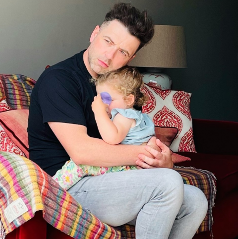 Mark Feehily shares adorable moment with his daughter - VIP Magazine